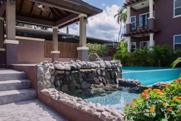 New Kingston Guest Apt At Sonoma Estate - Kingston