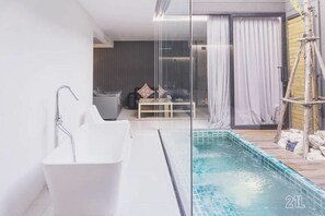 Villa Lua de Mel, 1 quarto | Sala de estar | Televisor LCD de 32 polegadas com canais por cabo, televisor 