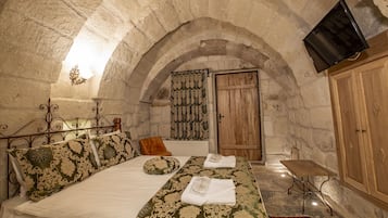 Quarto casal | Escrivaninha, quartos à prova de som, ferros/tábuas de passar roupa