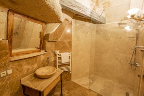 Quarto Duplo | Duche na casa de banho