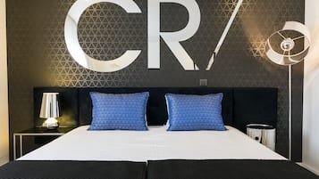 Quarto Duplo | Cofre com capacidade para portátil, com decoração personalizada