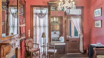 Suite Comfort, casa de banho privativa (The Suite) | Sala de estar | Televisor