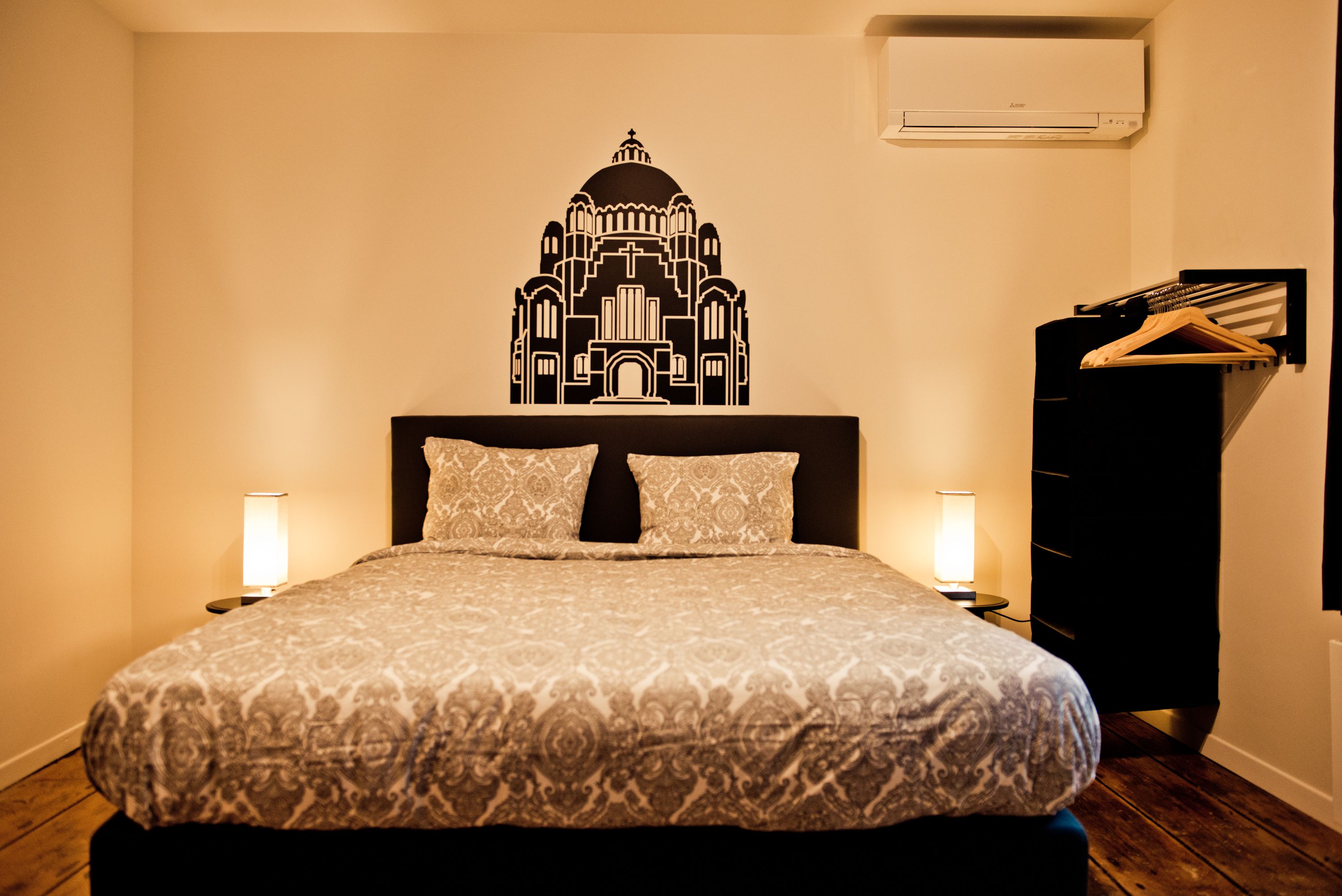 Apartamento superior, 2 quartos | 2 quartos, roupas de cama premium, cofres nos quartos