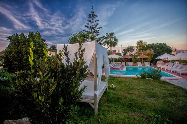 Athina Studios & Suites - 낙소스 섬