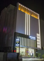Fachada do alojamento (tarde/noite)