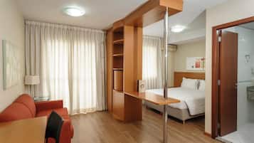 1 quarto, minibar, secretária, cortinas/cortinados opacos
