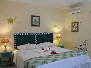 Cofres nos quartos, Wi-Fi de cortesia, roupa de cama