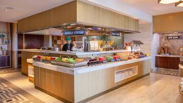 Café da manhã com buffet todos os dias (IDR 517880 por pessoa)