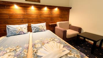 Quarto triplo superior (Free Spa Access) | Vista para a montanha