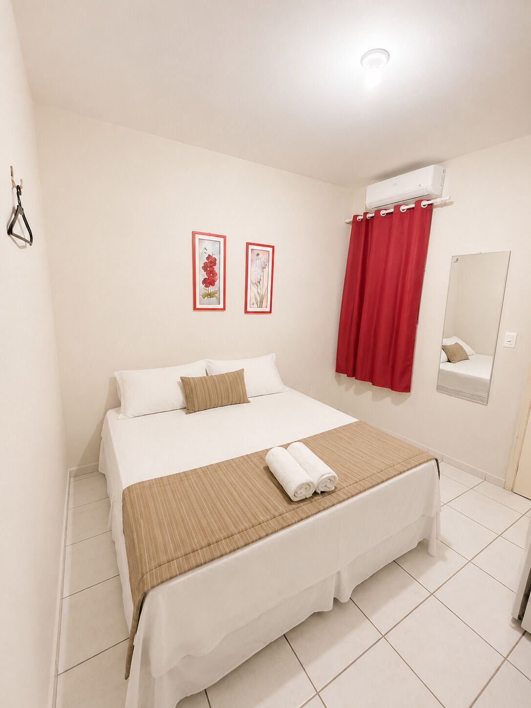 Quarto Duplo ou Twin Standard | Minibar, cortinas/cortinados opacos, ferro/tábua de engomar 