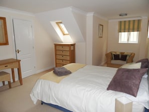 Apartamento executivo, 1 quarto | 1 quarto, cofres nos quartos, escrivaninha, quartos à prova de som