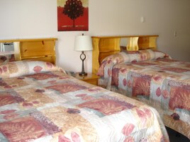 Secretária, ferro/tábua de engomar, Wi-fi grátis 