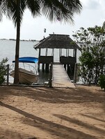 Terraço com espreguiçadeiras