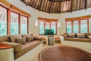 Cabana de Madeira de Luxo, várias camas, piscina privativa | Roupa de alta qualidade, camas de colchão viscoelástico, Wi-fi grátis 