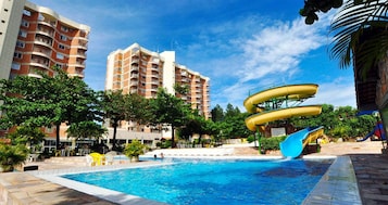 4 piscinas externas
