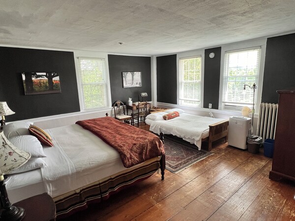 Colonel Williams Inn - Brattleboro, VT