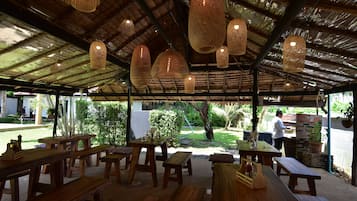 Café da manhã, almoço e jantar