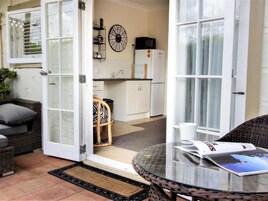 Apartamento, 1 quarto, acessível (Par 3) | Kitchenette privada | Uma cafeteira/bule, uma chaleira elétrica