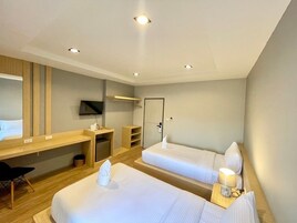 Quarto Twin Standard, varanda | Secretária, Wi-fi grátis