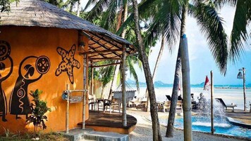 Villa Beach Front  | Cofre no quarto, Wi-fi grátis, roupa de cama fornecida 