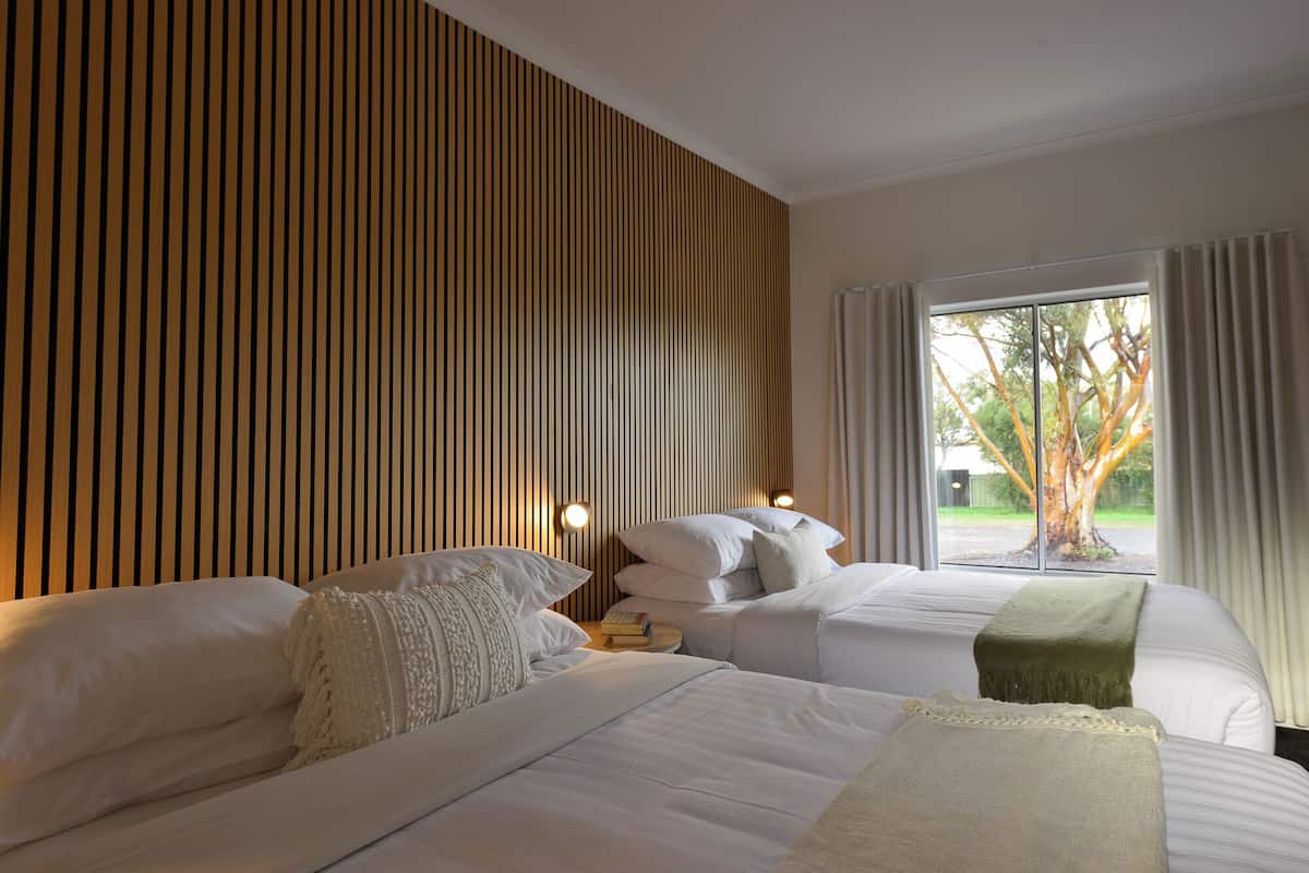 Quarto casal ou duplo luxo | Frigobar, escrivaninha, quartos à prova de som, Wi-Fi de cortesia