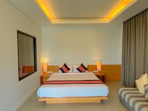 Quarto casal luxo, 1 cama de casal | Cortinas blackout, Wi-Fi de cortesia