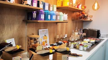 Café da manhã com buffet todos os dias (EUR 17 por pessoa)