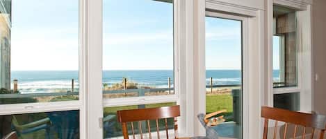 Condo, 2 quartos, vista para o oceano, de frente para a praia | Vista do quarto