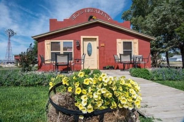 Trail City Bed & Breakfast - Kansas