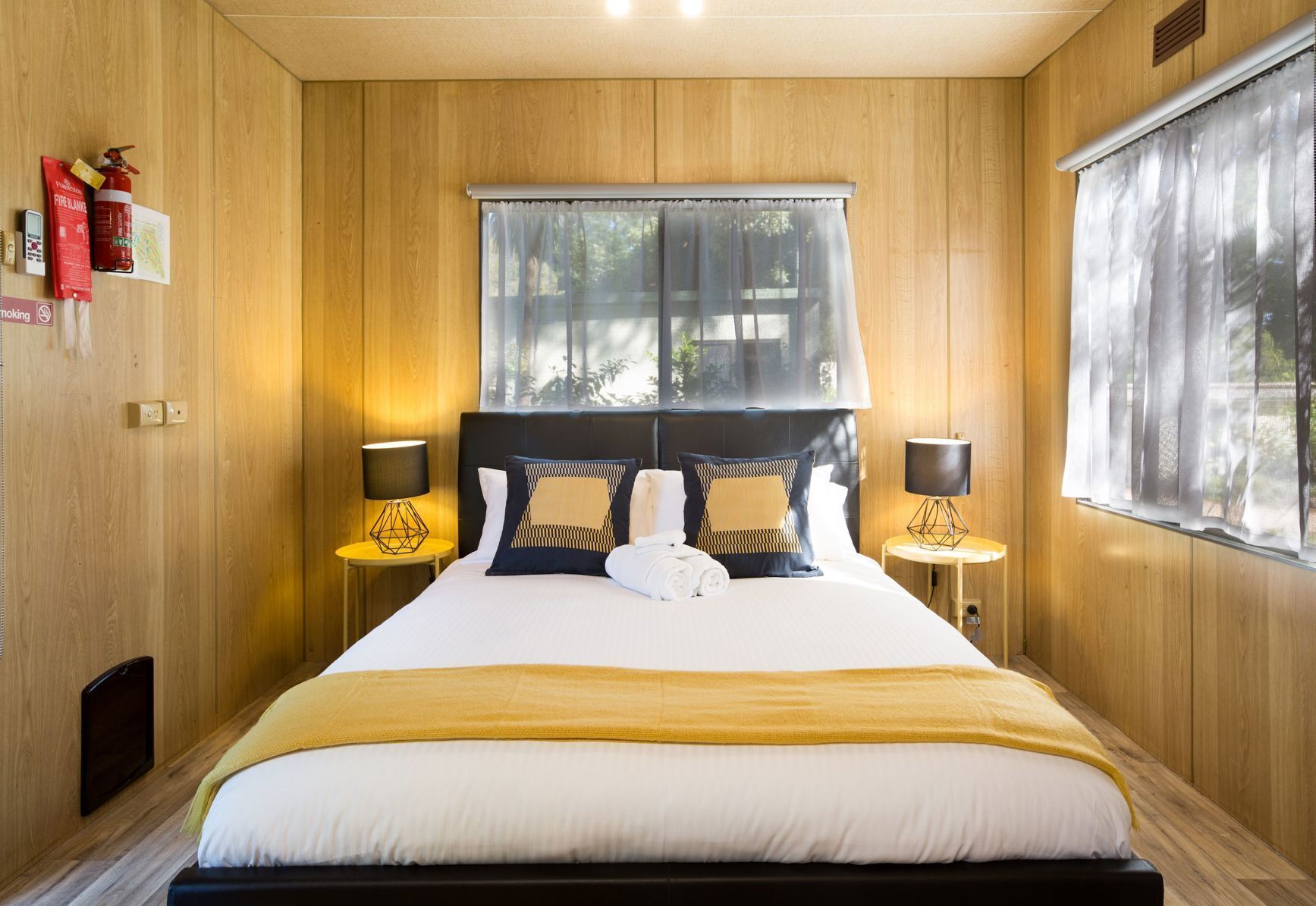 Com mobília individualizada, roupa de cama fornecida 