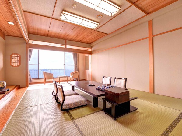 Quarto Familiar | Cofre no quarto 