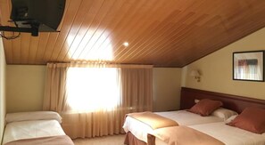 Cofre no quarto, secretária, berços/camas para crianças grátis 