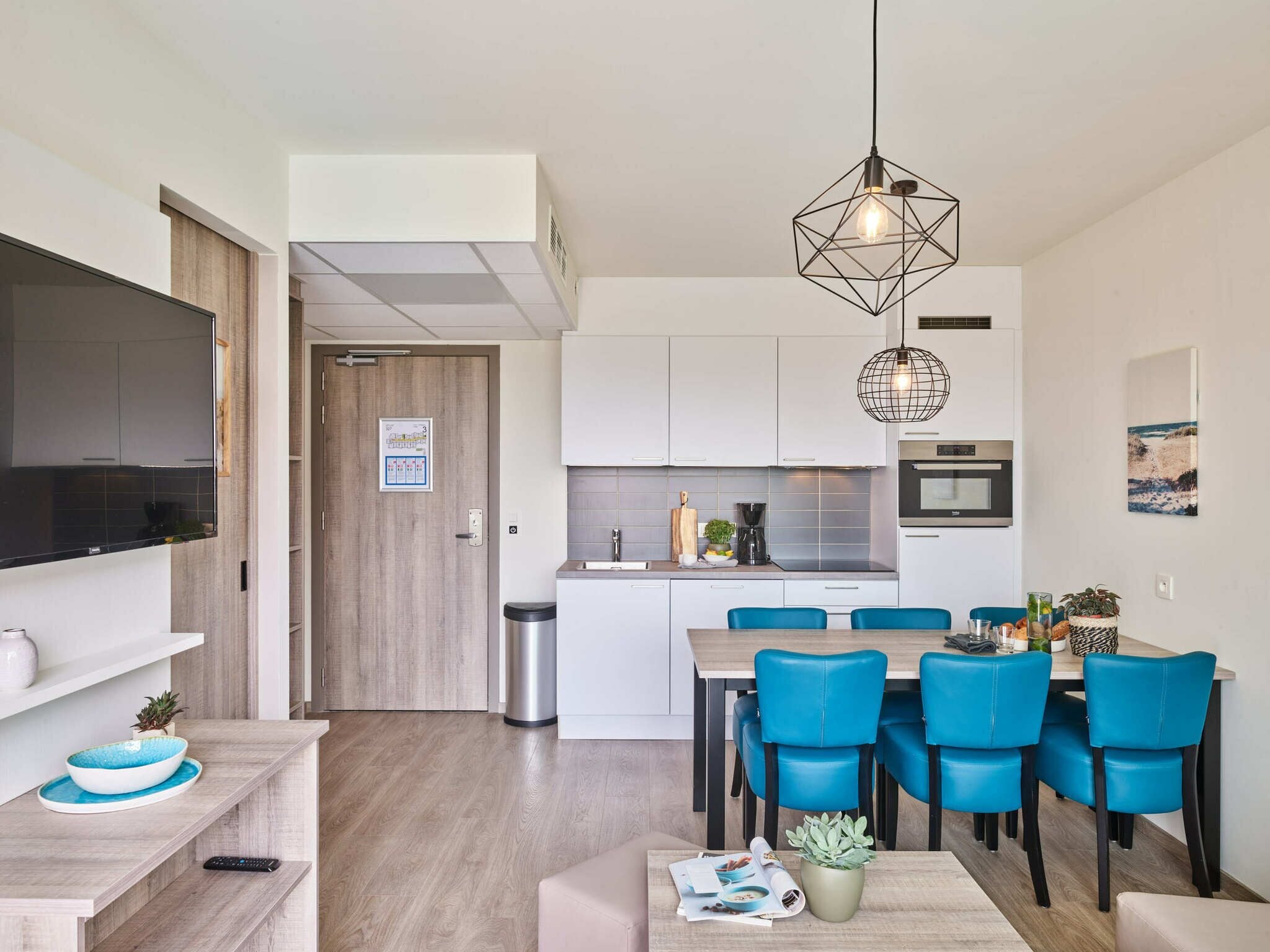 Spacious family suite | 2 adults - 3 kids | Cozinha privada | Um micro-ondas, uma cafeteira/bule, uma chaleira elétrica 