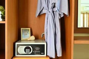 Espaço de trabalho para notebook, berços, Wi-Fi de cortesia