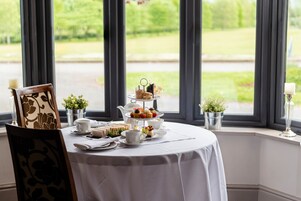 Café da manhã, almoço e jantar