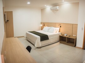 Apartamento Executivo Superior | Frigobar, cofres nos quartos, escrivaninha, cortinas blackout