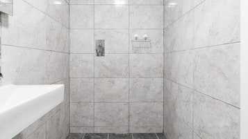 Quarto Duplo Deluxe | Casa de banho