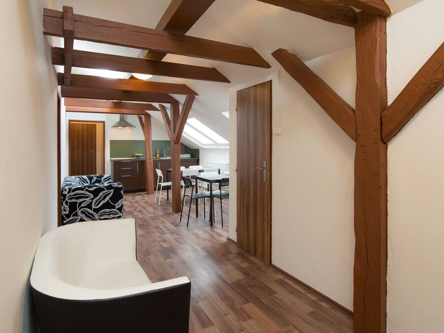 Apartamento conforto, 3 quartos | Escrivaninha, quartos à prova de som, Wi-Fi de cortesia, roupa de cama