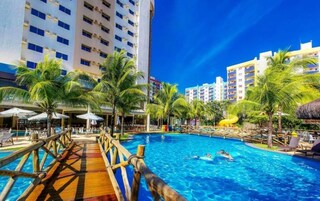 4 piscinas exteriores, espreguiçadeiras 