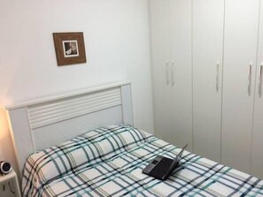 Apartamento Comfort, 2 quartos, cozinha, vista para a piscina | 2 quartos, minibar grátis, cortinas/cortinados opacos 