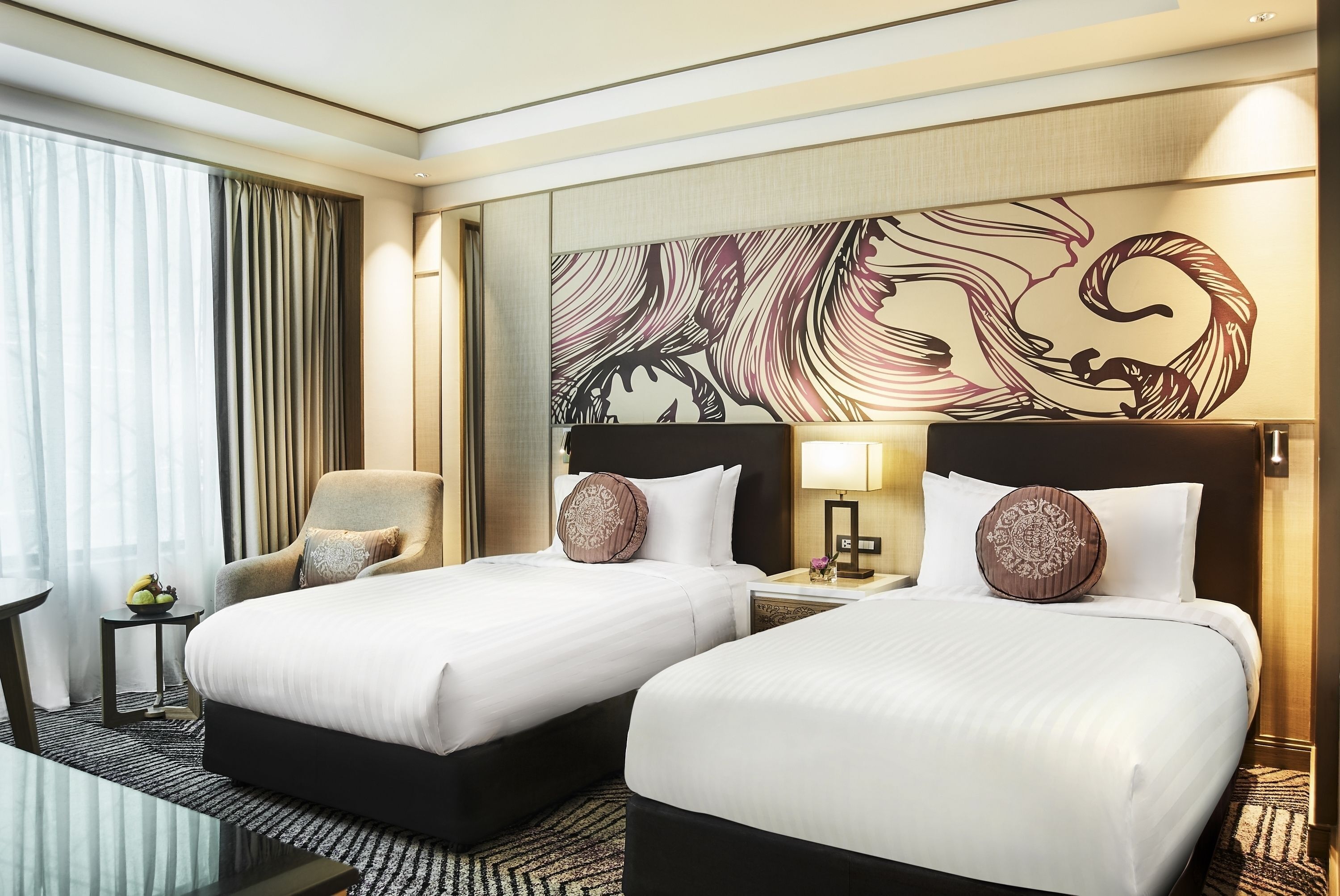 Roupas de cama premium, frigobar, cofres nos quartos, escrivaninha