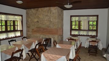 Café da manhã continental grátis todos os dias