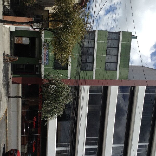 Hostal Flor De Kanela - Quito