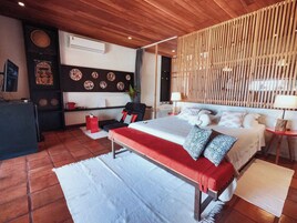 Suite Royal | Minibar, Wi-fi grátis, com decoração personalizada