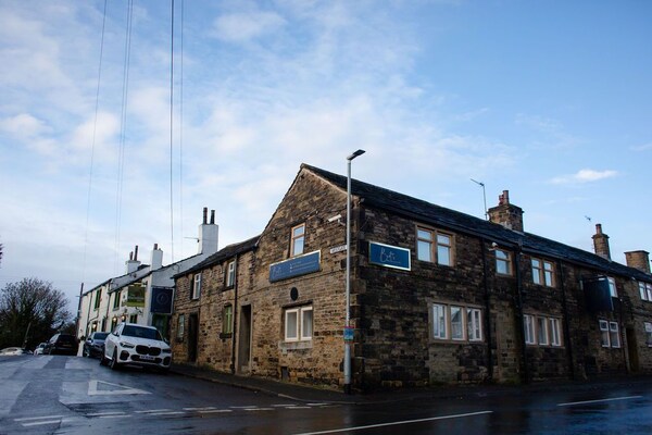 Black Horse Inn - Huddersfield