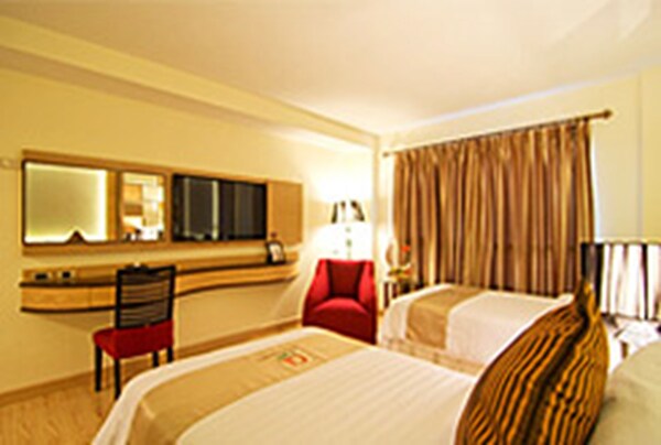 Grand Lord Boutique Hotel - Phra Khanong