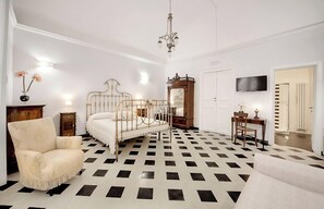 Quarto luxo, 1 cama Queen e sofá-cama