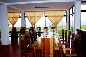 Café da manhã, almoço e jantar; culinária regional