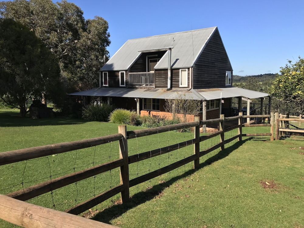 Pump Hill Farm Cottages - Pemberton