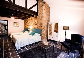 Quarto Familiar | Com decoração personalizada, com mobília individualizada, Wi-fi grátis